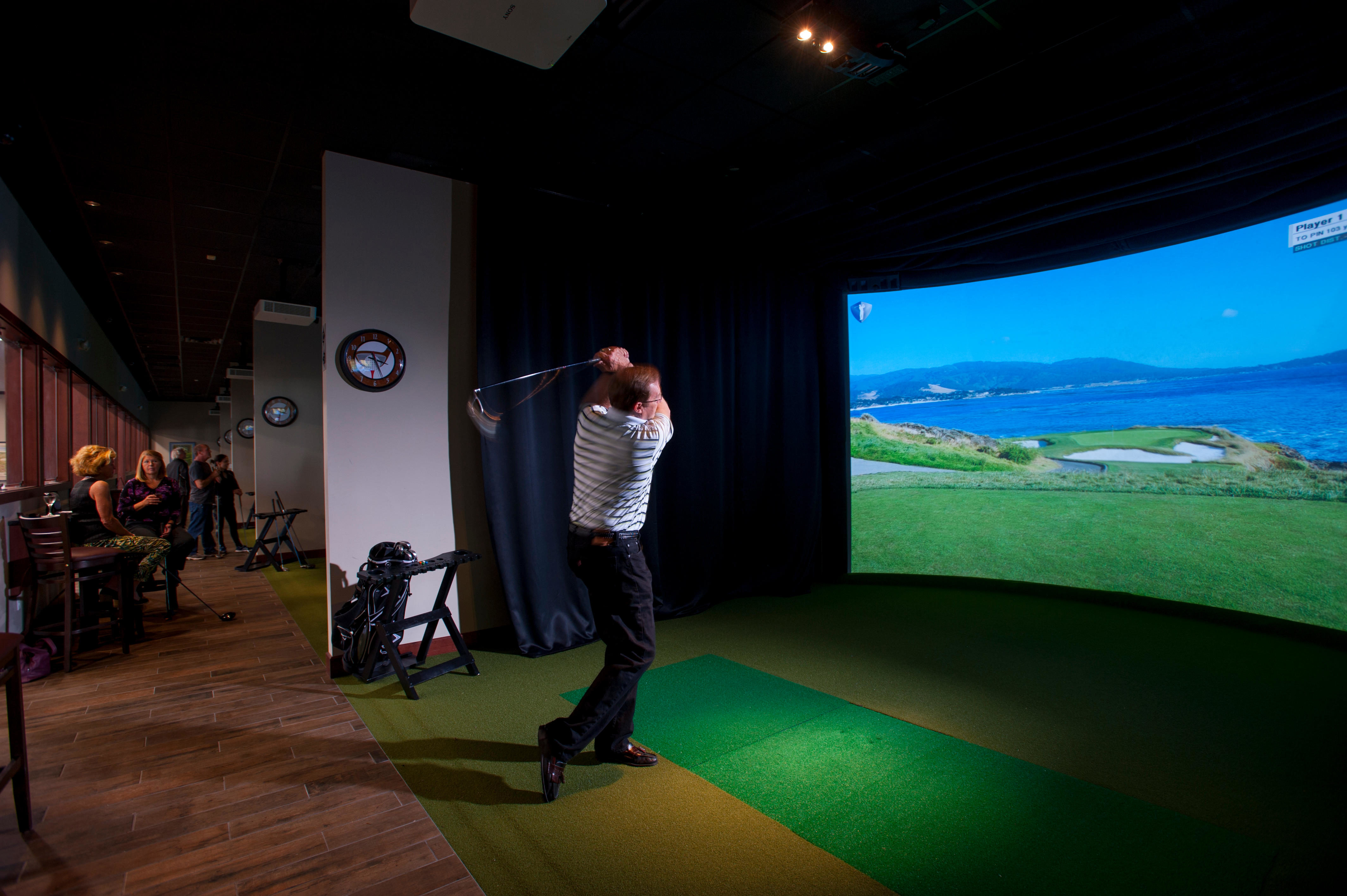 Indoor Golf Facilities – Play 365 Golf